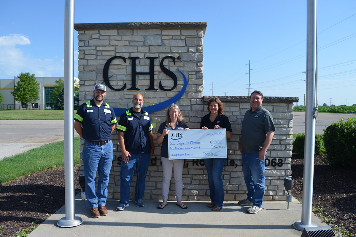 Local Ag in the Classroom program accepts donation from CHS Rochelle ...